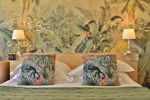 Quarto Clássico, 1 cama de casal | Minibar, cofre no quarto, secretária, ferro/tábua de engomar 