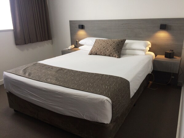 Standard, 1 Cama Queen-size, Não-fumadores | Wi-fi grátis, roupa de cama fornecida