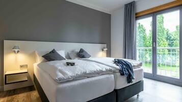 Secretária, quartos insonorizados, Wi-fi grátis