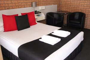 Quarto Deluxe, 1 cama queen-size | 1 quarto, roupa de alta qualidade, camas de colchão Select Comfort