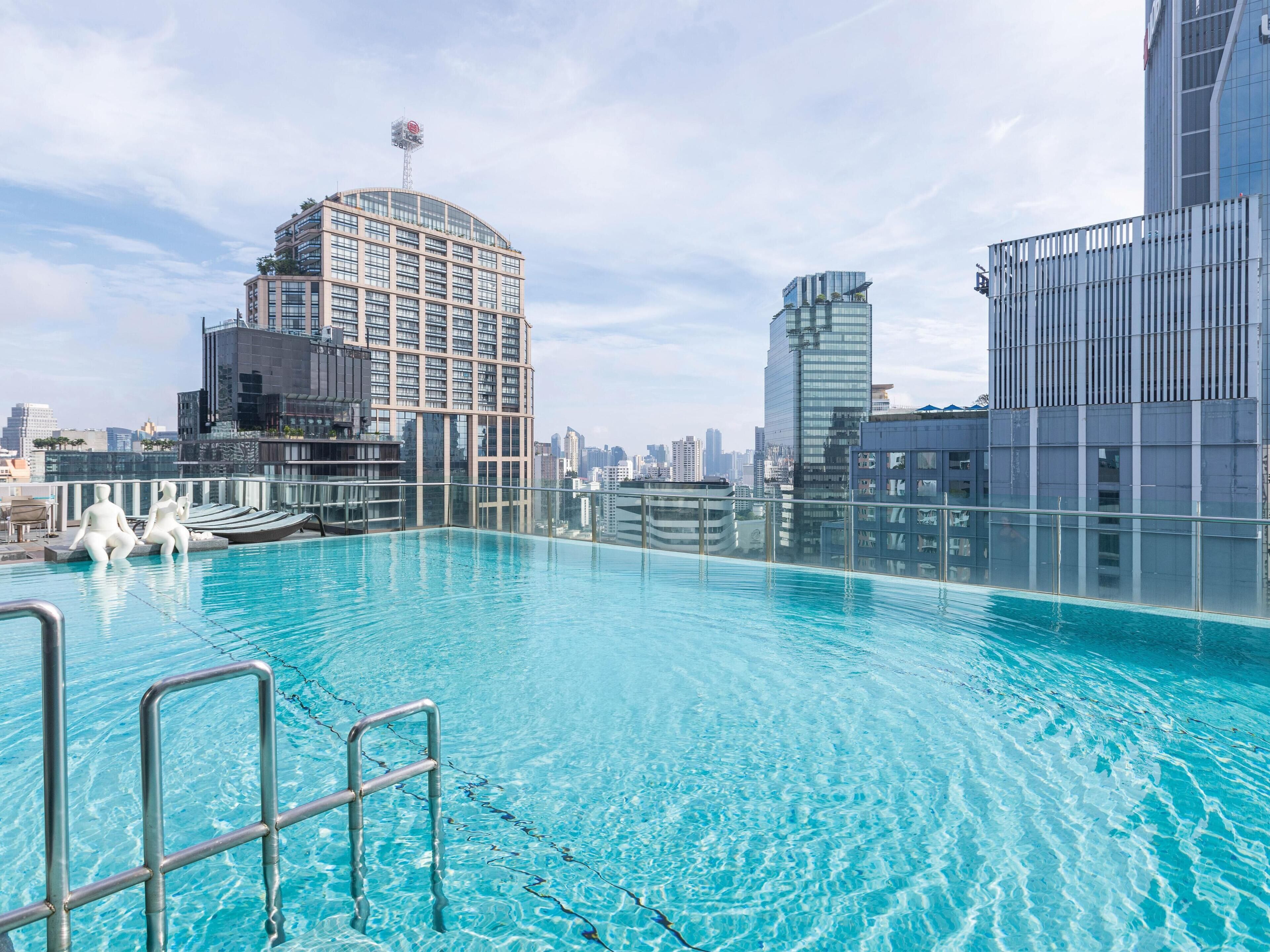 Piscina exterior, da(s) 7:00 à(s) 19:00, espreguiçadeiras 