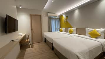 Quarto Triplo Deluxe | Cofre no quarto, secretária, Wi-fi grátis, roupa de cama fornecida