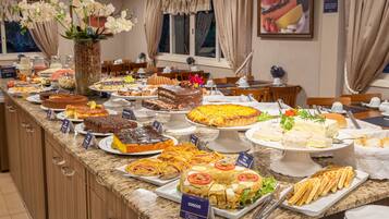 Pequeno-almoço tipo buffet diário incluído