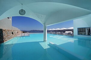 Piscina exterior sazonal, da(s) 8:00 à(s) 18:00, guarda-sóis 