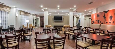 Pequeno-almoço completo incluído