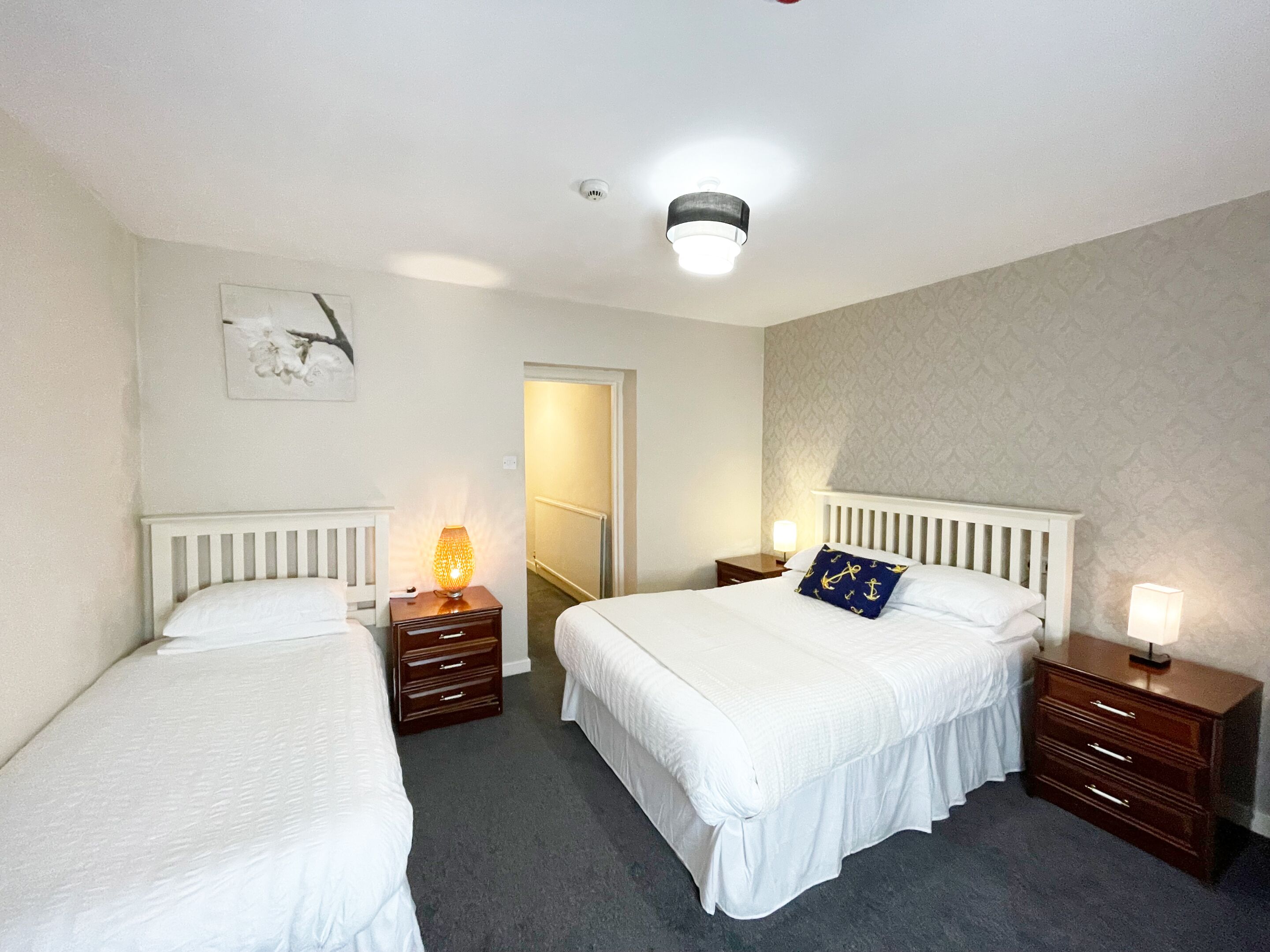 Suite, casa de banho anexa ((2Ad & 1Ch under 16 )) | Com decoração personalizada, ferro/tábua de engomar, Wi-fi grátis 