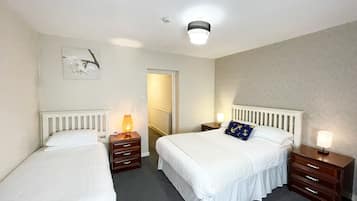 Suite, casa de banho anexa ((2Ad & 1Ch under 16 )) | Com decoração personalizada, ferro/tábua de engomar, Wi-fi grátis