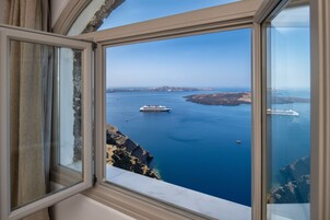 Master Suite outdoor Tub Volcano View | Vista do quarto