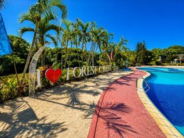 3 piscinas exteriores, da(s) 8:00 à(s) 17:00, espreguiçadeiras