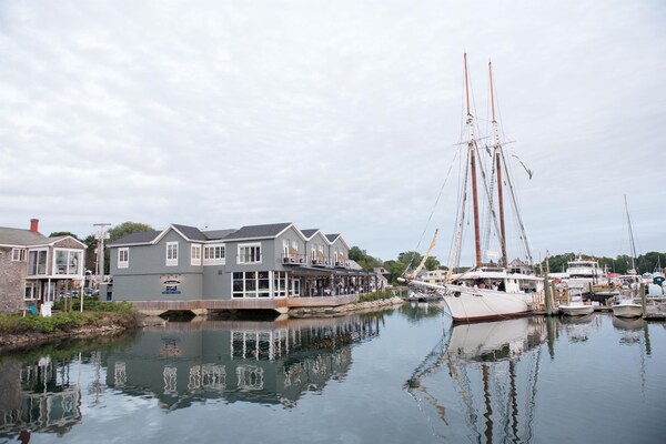 The Boathouse Waterfront Hotel & Marina - Kennebunkport, ME