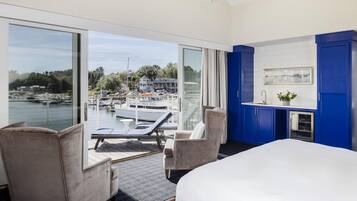 Suíte (Admiral Suite with Deck) | Lençóis italianos Frette, roupas de cama premium