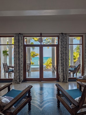 Suite with Sea View ( Villa Kidosho ) | Roupas de cama premium, frigobar, cofres nos quartos