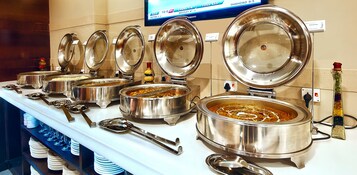 Pequenos-almoços, almoços e jantares servidos 