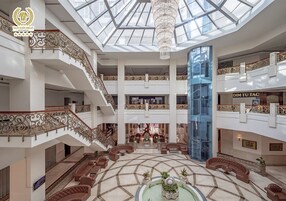 Área de estar no saguão