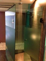 Quarto Standard | Casa de banho | Artigos de higiene pessoal grátis, um secador de cabelo 