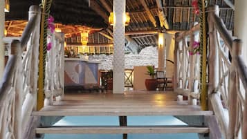 Bar à beira da piscina