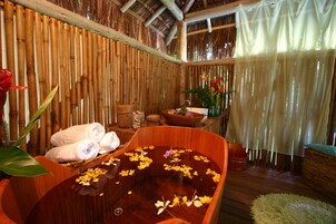 Salas para tratamentos a dois, sauna seca, banheira de hidromassagem