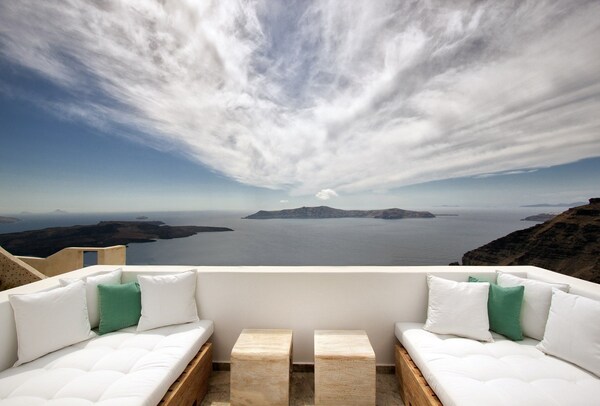 Allure Suites - Santorini