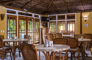 Pequeno-almoço tipo buffet diário incluído 