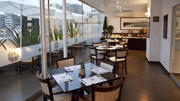 Pequeno-almoço tipo buffet diário incluído