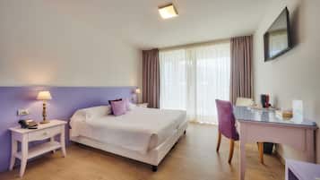 Quarto Duplo ou Twin Superior, vista para o lago (Frontale) | Minibar, cofre no quarto, secretária, quartos insonorizados