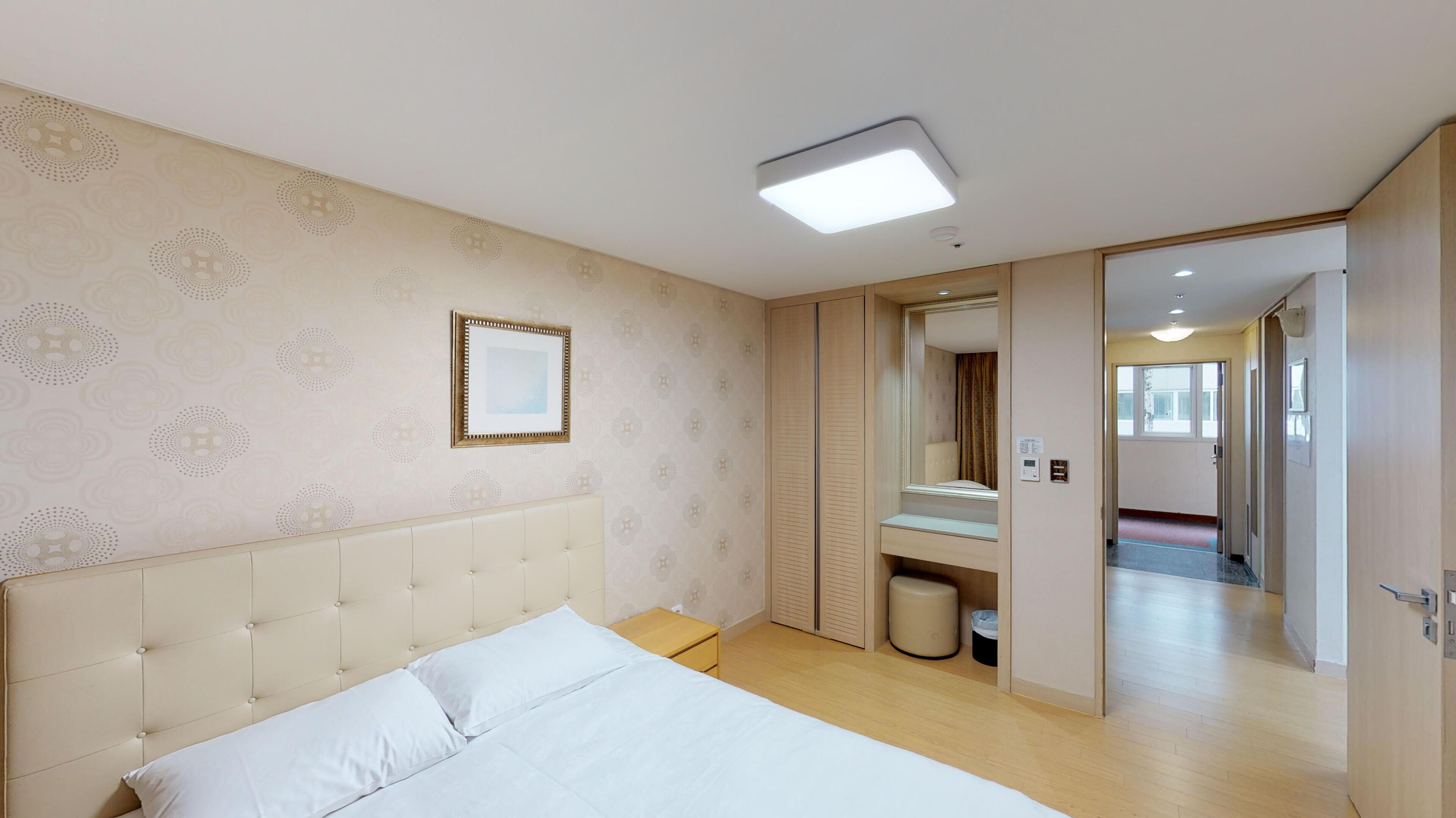 [Hill Condo] Hill Superior Room | Secretária, internet com fios grátis, roupa de cama fornecida 