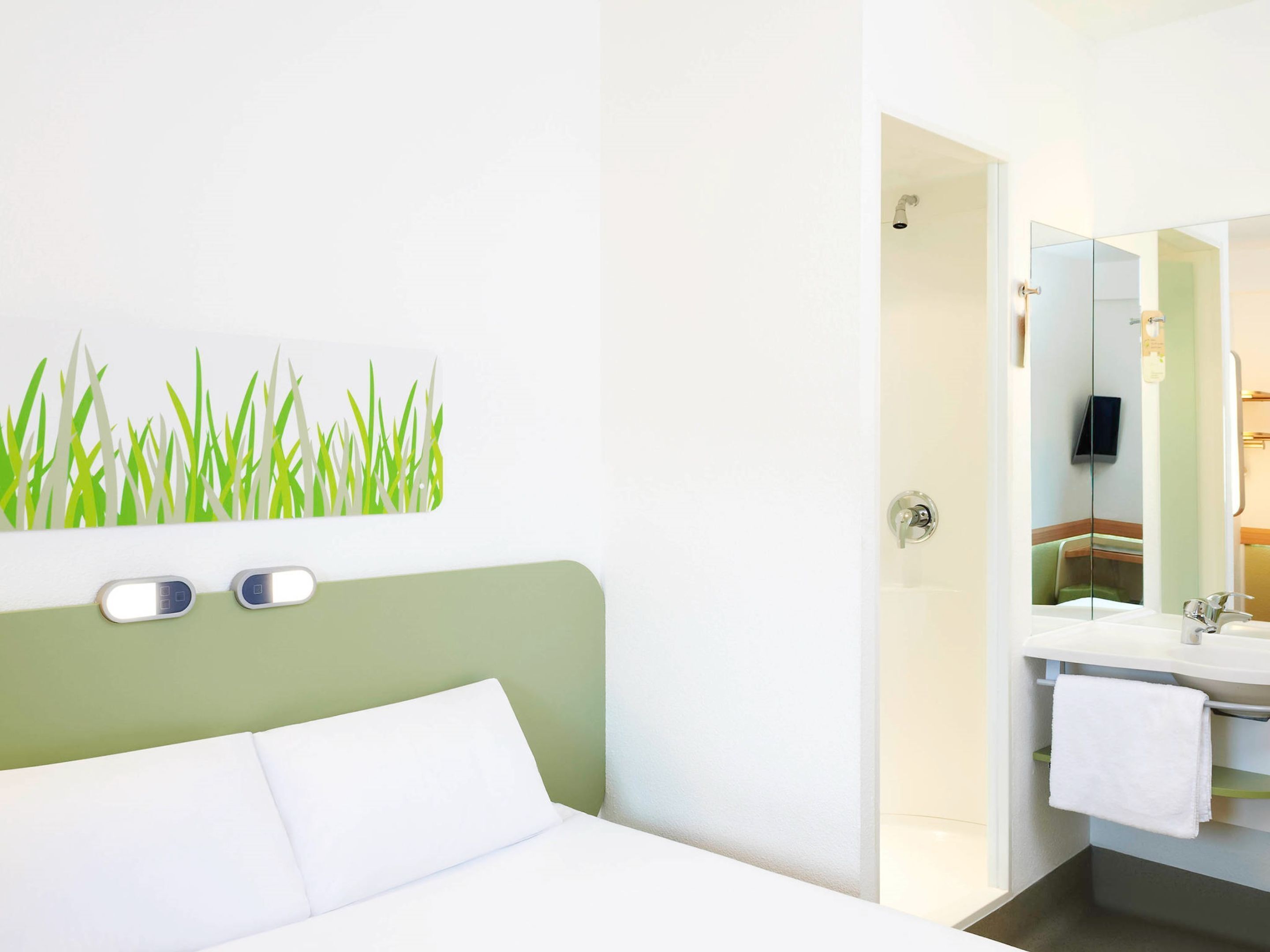 Cofre no quarto, secretária, Wi-fi grátis, roupa de cama fornecida 