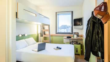 Quarto casal | Roupas de cama antialérgicas, escrivaninha