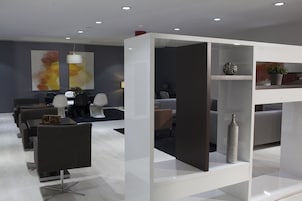 Área de estar no saguão