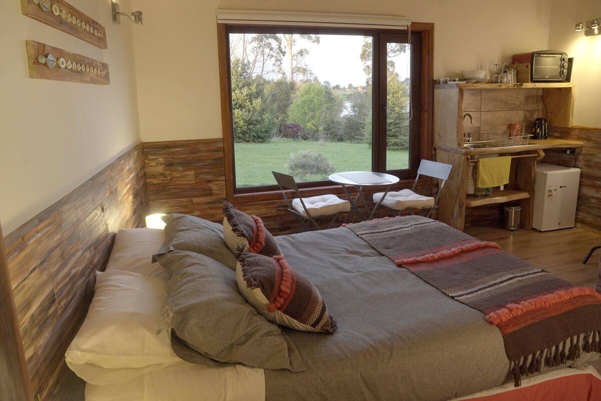 Estúdio | 2 quartos, edredões de penas, camas de colchão pillowtop 