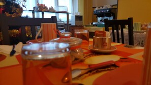 Pequeno-almoço inspirado na cozinha local diário mediante uma taxa 