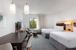 Estúdio, 2 camas Queen | Escrivaninha, cortinas blackout, ferros/tábuas de passar roupa