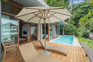 Pool Villa Suite | Minibar, cofre no quarto, secretária, Wi-fi grátis