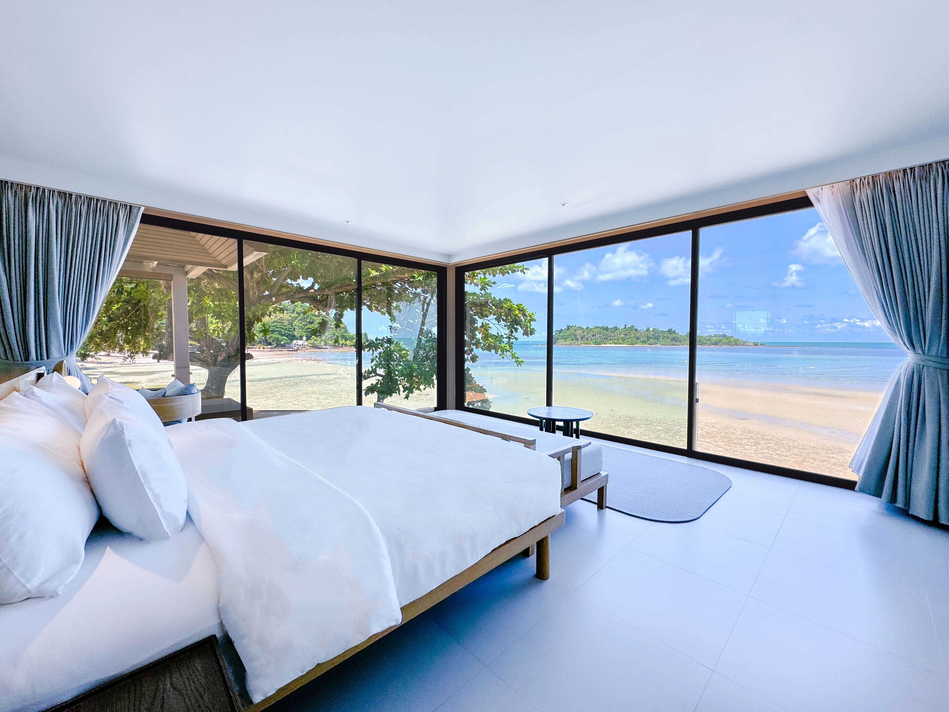 Reserve Suites | Minibar, cofre no quarto, secretária, Wi-fi grátis 