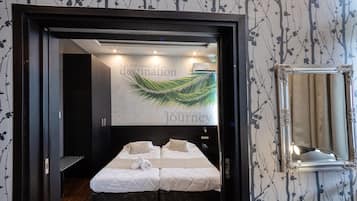 Quarto standard | Lençóis italianos Frette, roupas de cama premium, frigobar