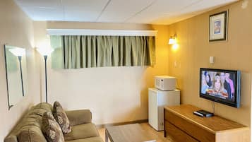Quarto Deluxe, 1 cama queen-size, não fumadores | Televisão