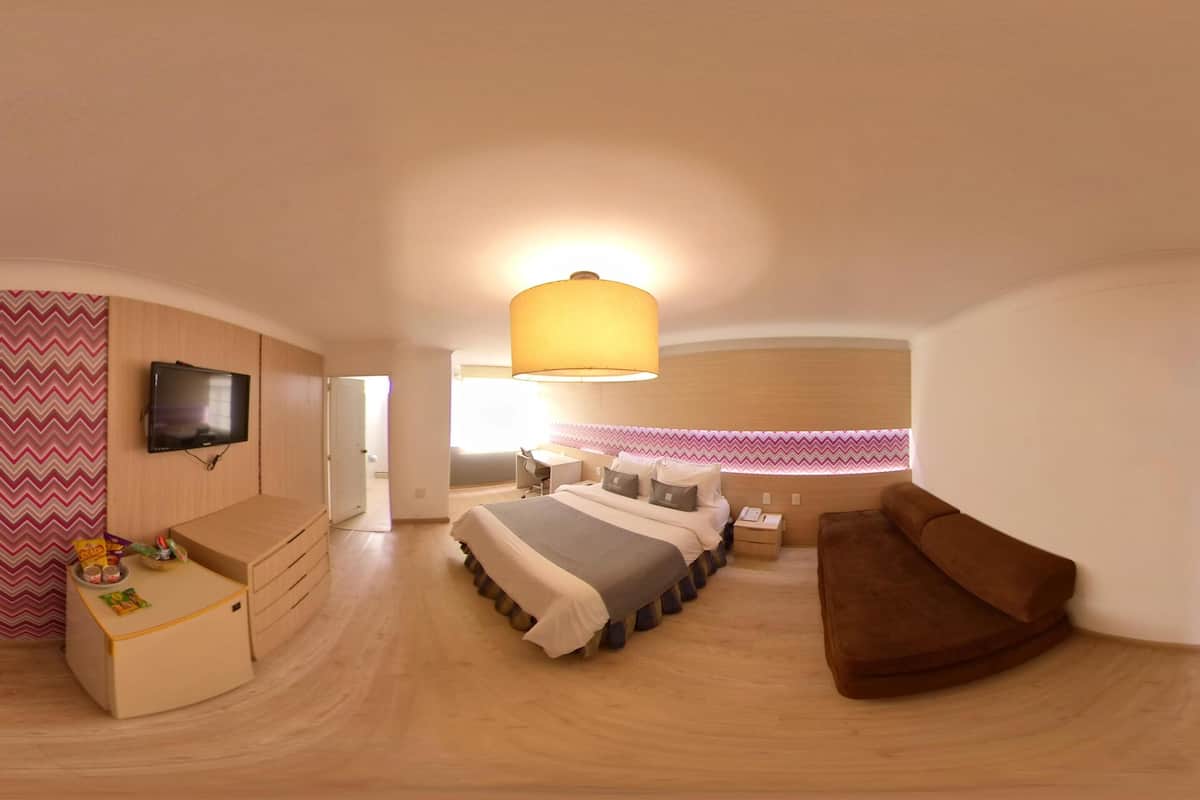 Frigobar, cofres nos quartos, escrivaninha, cortinas blackout
