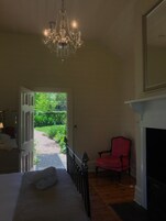 Ferro/tábua de engomar, berços/camas para crianças grátis