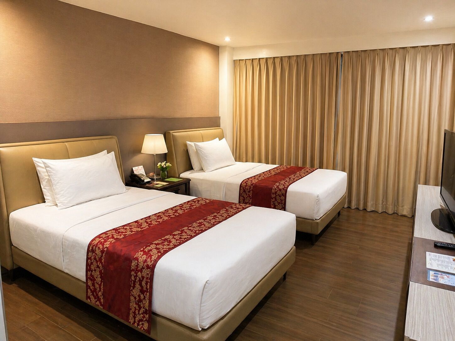 Quarto Deluxe | Minibar, cofre no quarto, secretária, Wi-fi grátis 