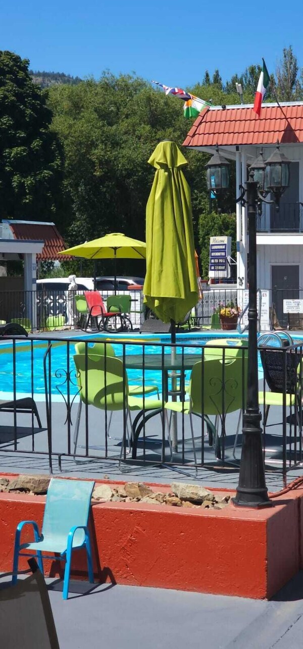 Riverside Motel - British Columbia