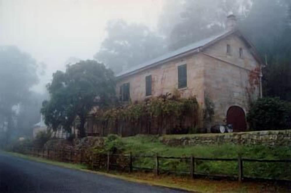 Tizzana Winery Bed & Breakfast - Hawkesbury City Council