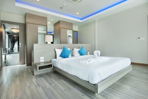 Penthouse Suite B | Cofre no quarto, secretária, Wi-fi grátis, roupa de cama fornecida 