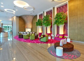 2 bares/lounges, saguão/lounge