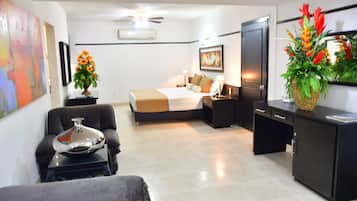 Suite-Estúdio Presidencial | Roupa de alta qualidade, edredões de penas, minibar, cofre no quarto