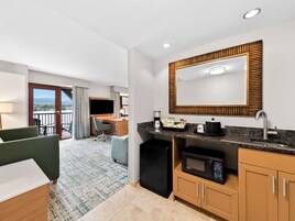 Suíte, Uma cama King | Roupas de cama premium, cofres nos quartos, escrivaninha