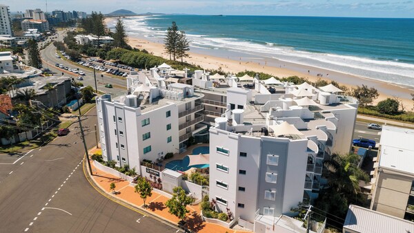 Grand Palais Boolarong Beachside Resort - Sunshine Coast