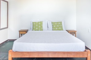 Quarto Duplo Standard | Roupa de alta qualidade, minibar, cortinas/cortinados opacos 