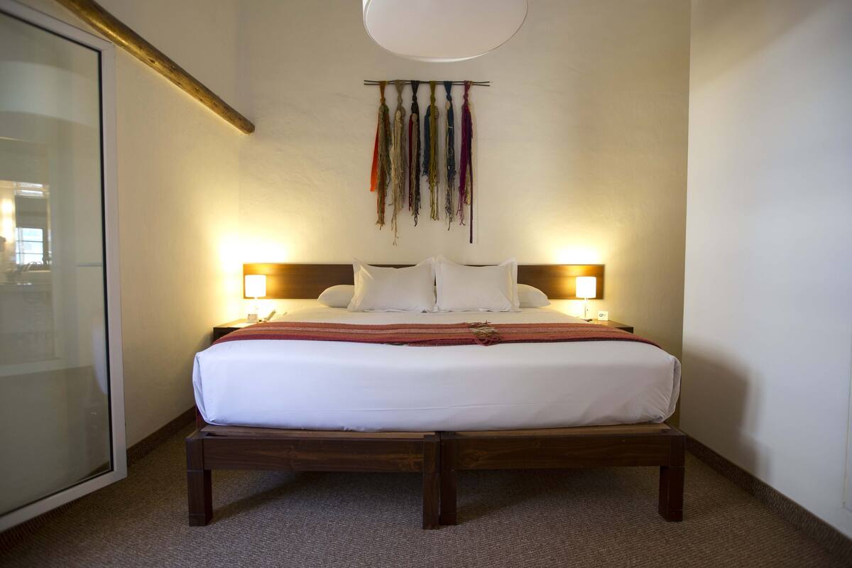 Quarto standard | Cofres nos quartos, escrivaninha, cortinas blackout, Wi-Fi de cortesia