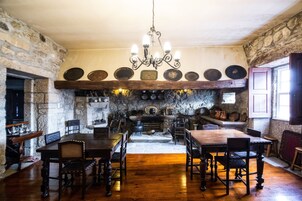 Pequeno-almoço self-service diário incluído 