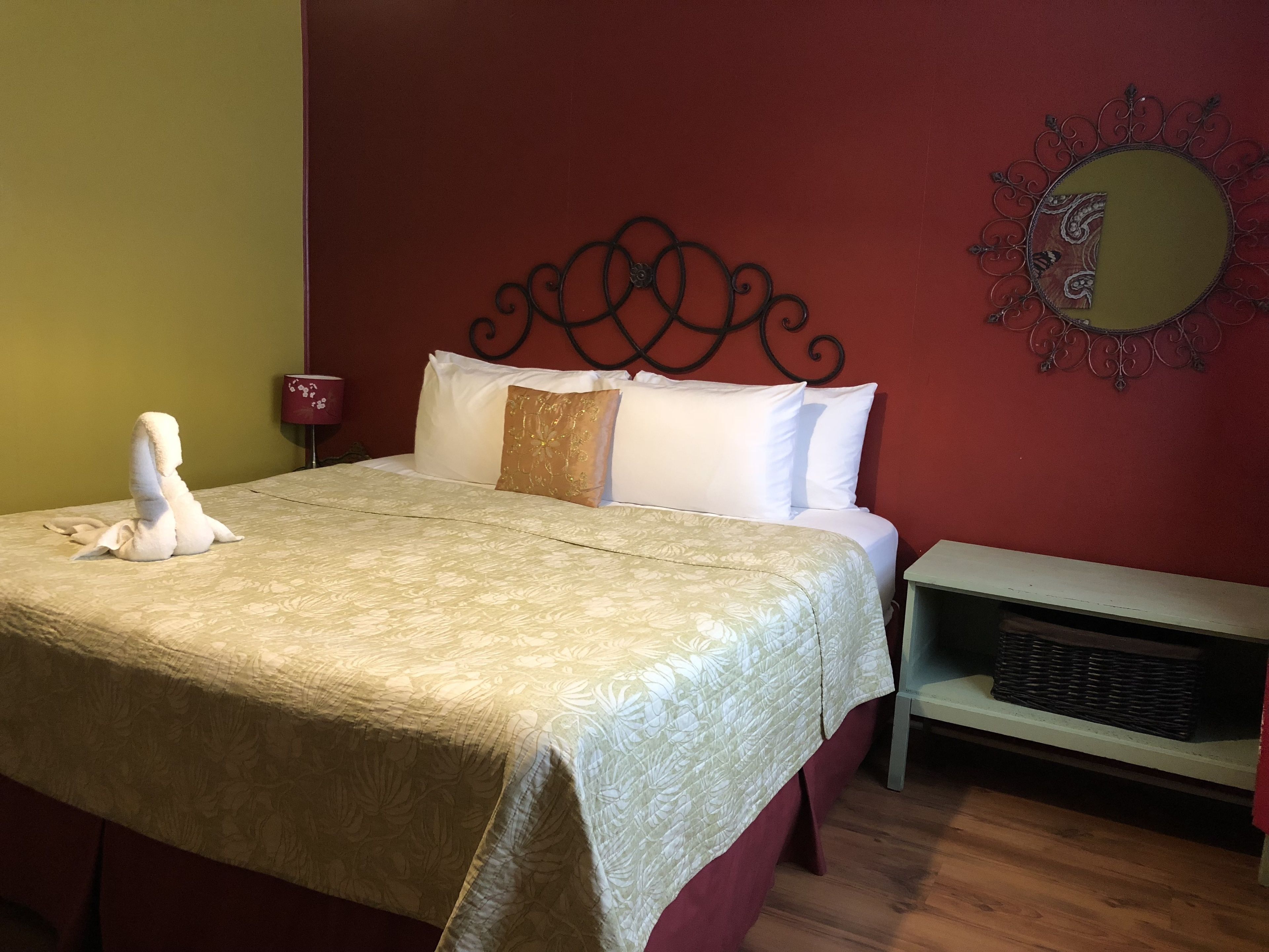 Quarto Standard, 1 cama king-size, não fumadores | Wi-fi grátis, com decoração personalizada, com mobília individualizada 